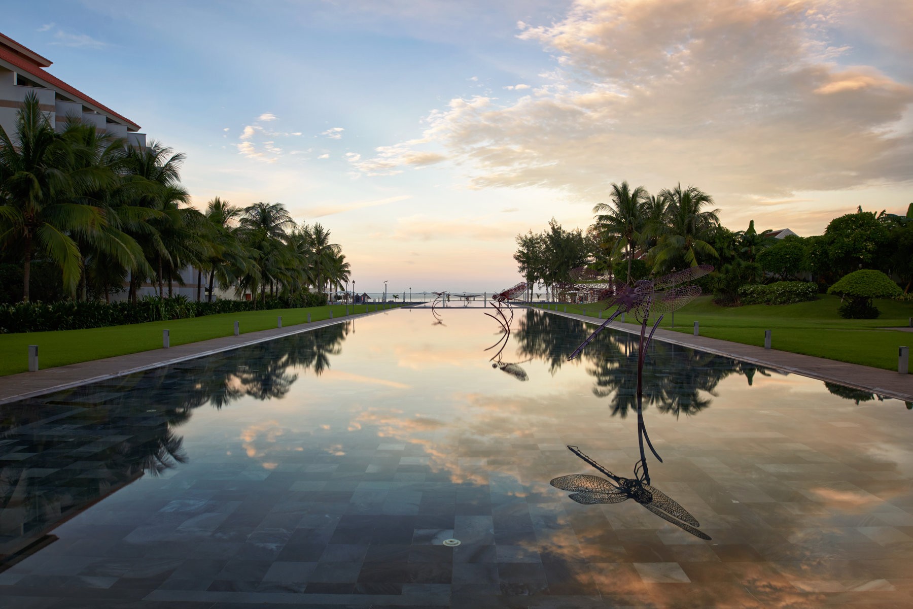 Pullman Danang Beach Resort - Liên Hệ
